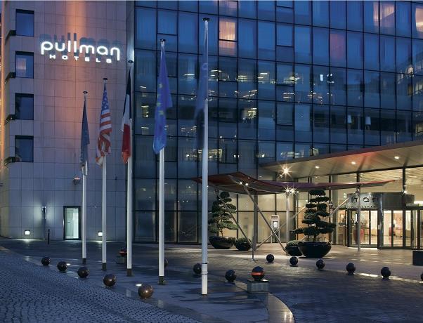 Benson Elliot, Walton St, Algonquin check out of Paris hotel ...