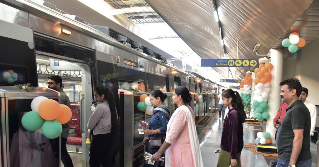 Rail's crucial role in decarbonising global transport sector | Special ...